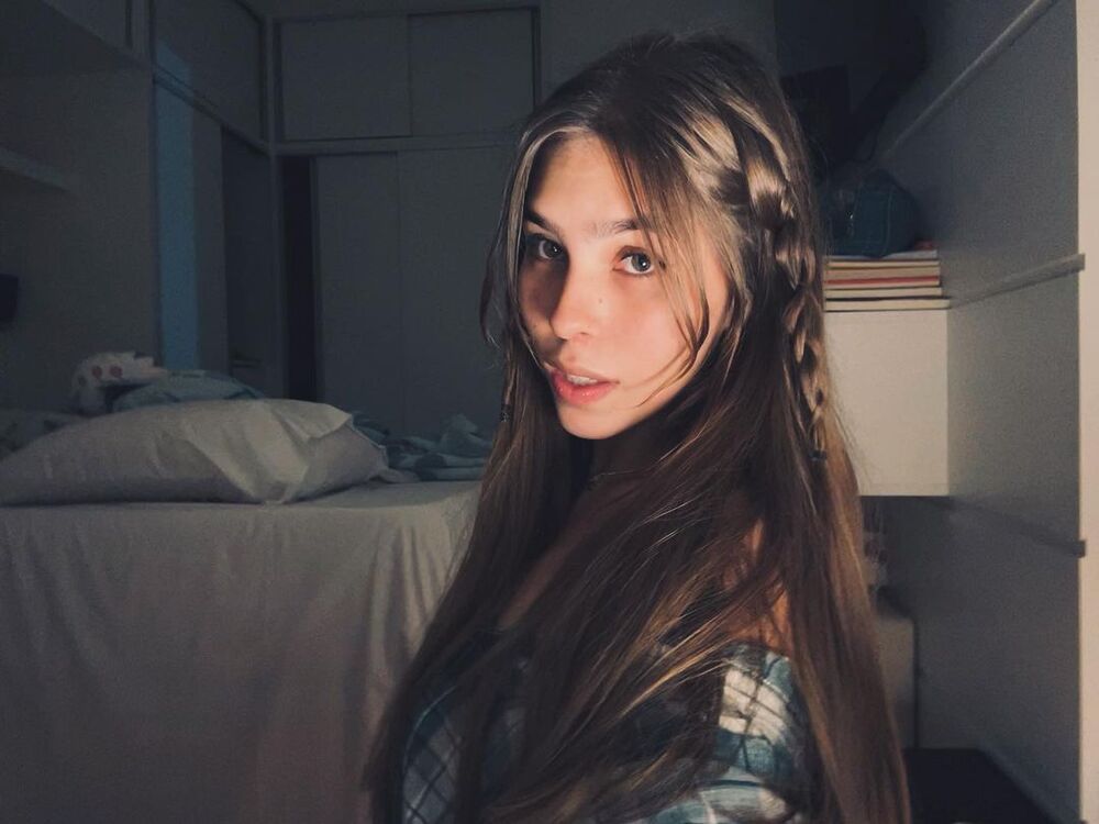 Atriz que interpreta Buba em ‘Renascer’ posta fotos sensuais | Enfoco - O seu site de notícias