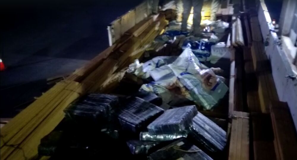 Droga Apreendida Em Carreta No Rio Foi Avaliada Em R 13 Milhões