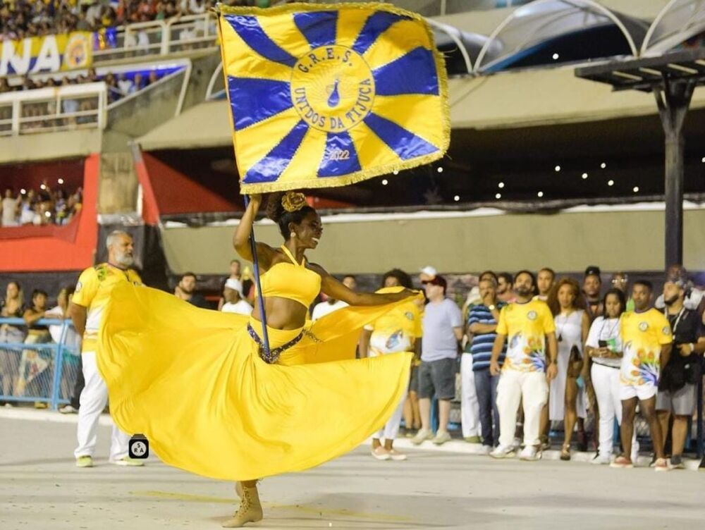 Porta-bandeira da Unidos da Tijuca anuncia saída da agremiação | Enfoco ... Porta-bandeira da Unidos da Tijuca anuncia saída da agremiação | Enfoco ...